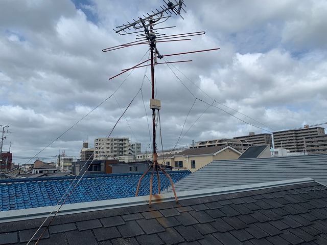 神戸市中央区 テレビアンテナ撤去で屋根上の作業もおまかせ！3万円で即日対応！ | 神戸市で屋根工事・雨漏り補修なら街の屋根やさんにお任せください！